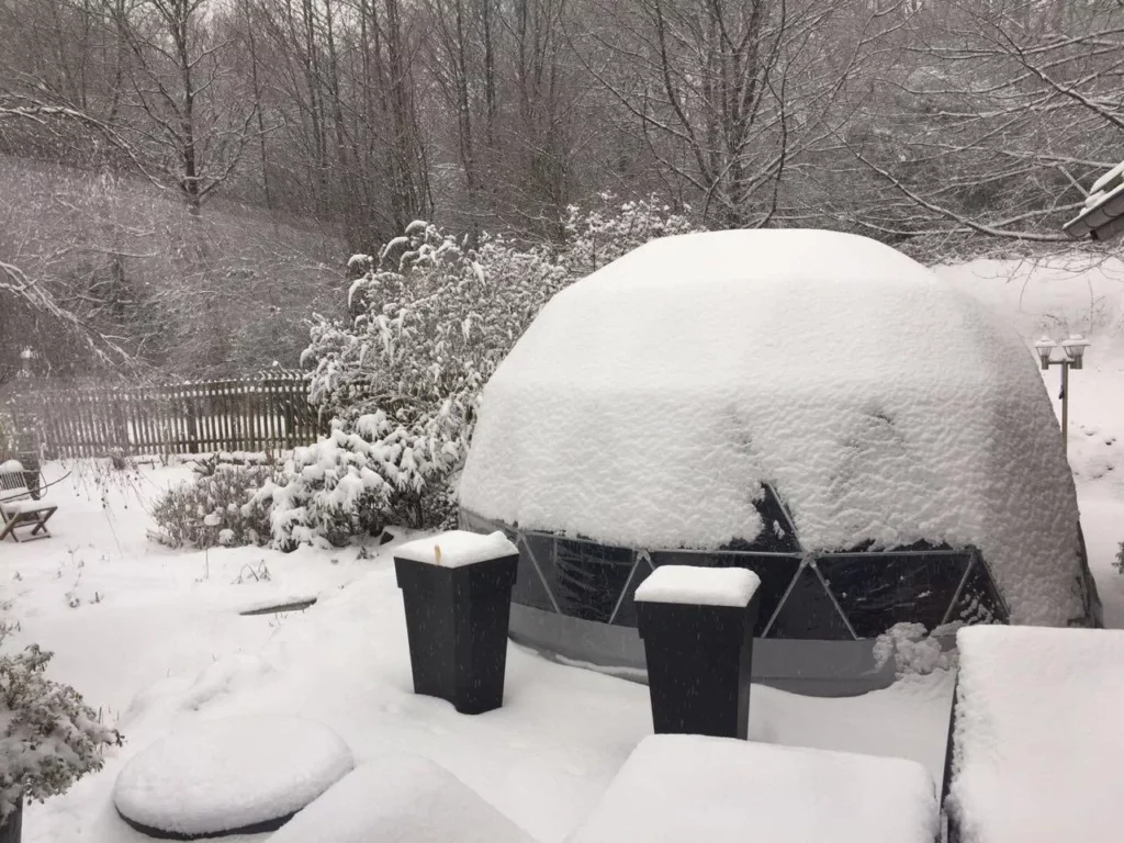 ドームテントで夢の家を建てよう | シェルター構造