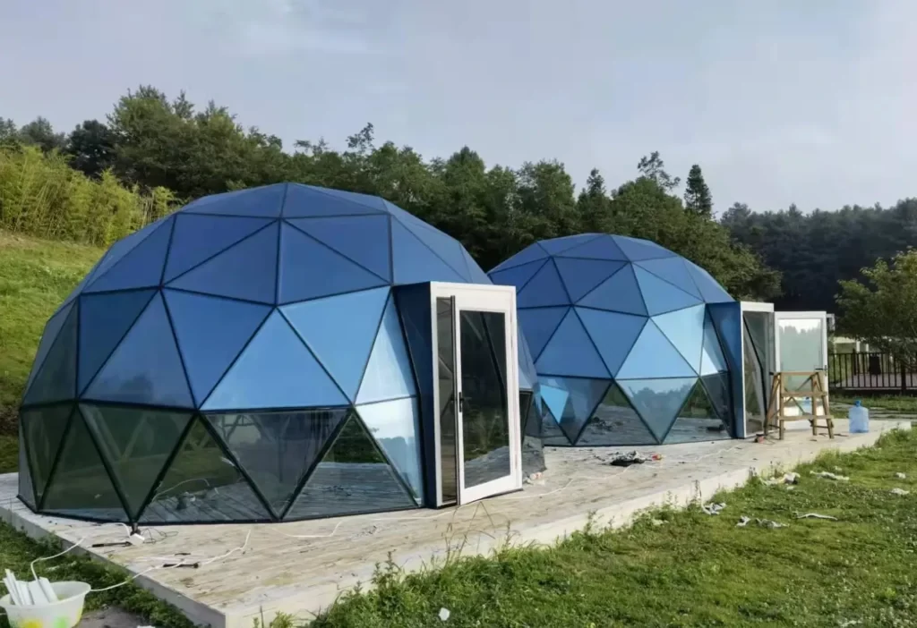 Revisión del domo geodésico: ventajas, desventajas, precios y funcionalidad