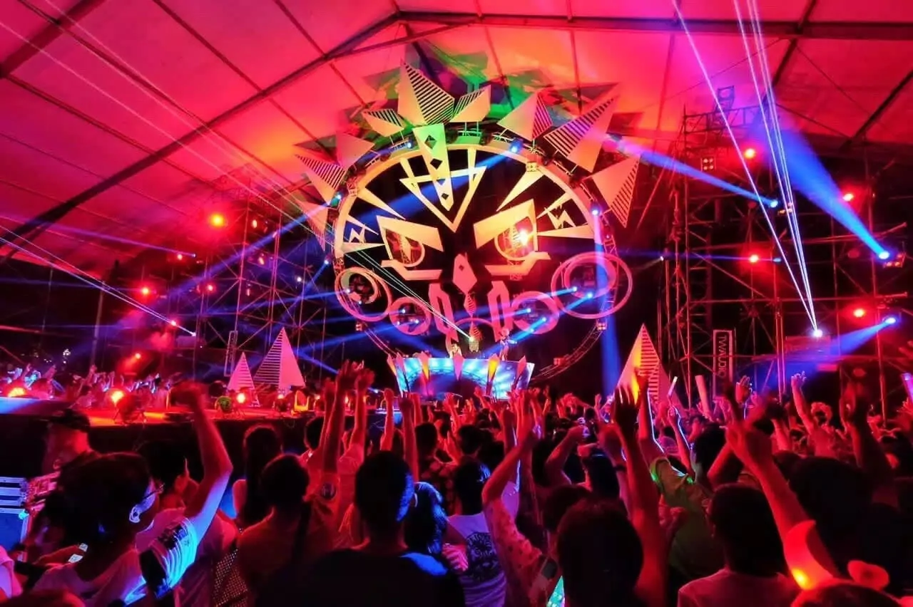 Outdoor Concert Stage Solutions for Festivals and Tours