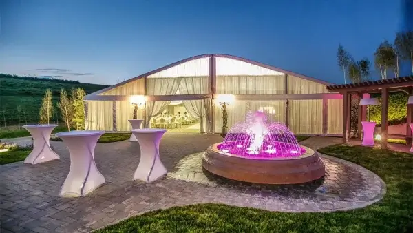 How Big of a Tent for 200 Guests - Size Guide