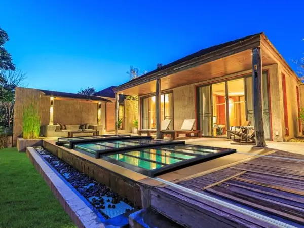 Flat Pool Enclosure Custom Structures & Buildings, Commercial & Event ...