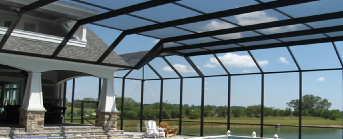 What Are the Benefits of a Retractable Pool Enclosure?