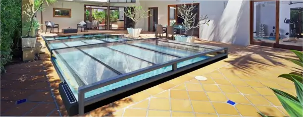 Exploring the Benefits and Drawbacks of Pool Screen Enclosures
